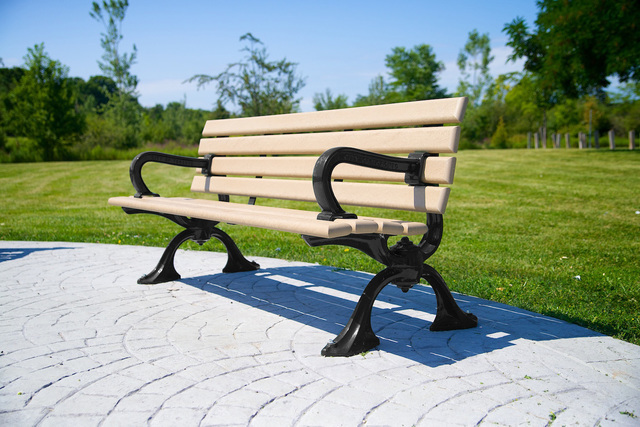 Commercial & Park Benches, Ontario - Durable Outdoor Seating