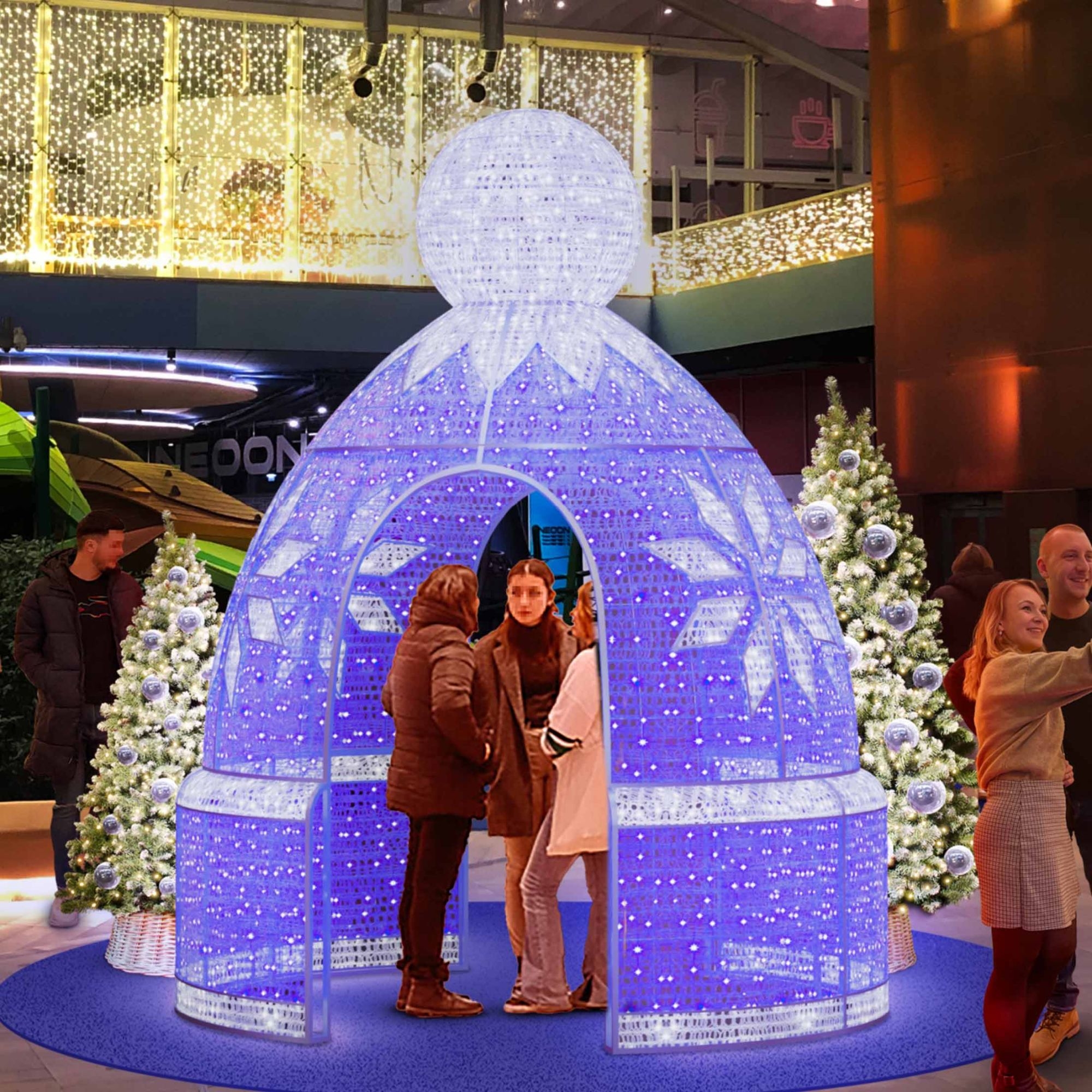The Toque Display | Walk-Through Christmas Feature for Public Spaces