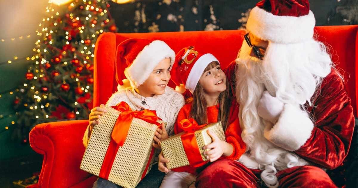 Creating a Magical Mall Santa Display That Delights Kids and Adults Alike